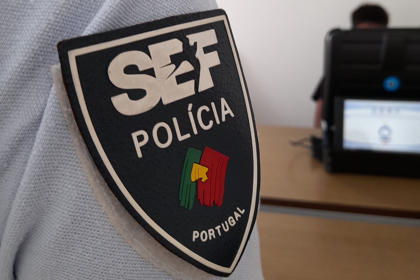 Il Servizio di Stranieri e Frontiere (SEF) lascia oltre 300.000 casi..